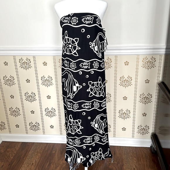 Koko Knot | Swim | Nwot Koko Knot Tropical Turtle Fish Print Sarong ...